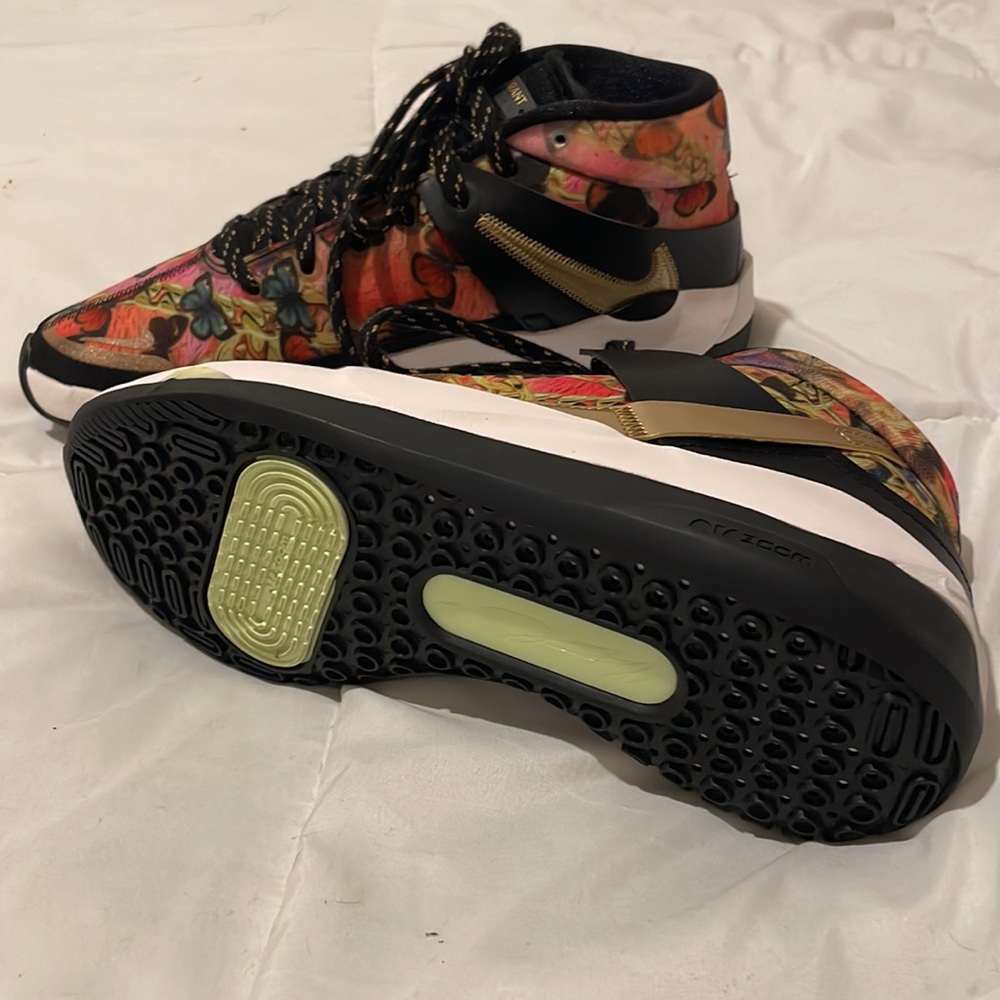 Kevin Durant “Butterflies & Chains” Sneakers - Gem